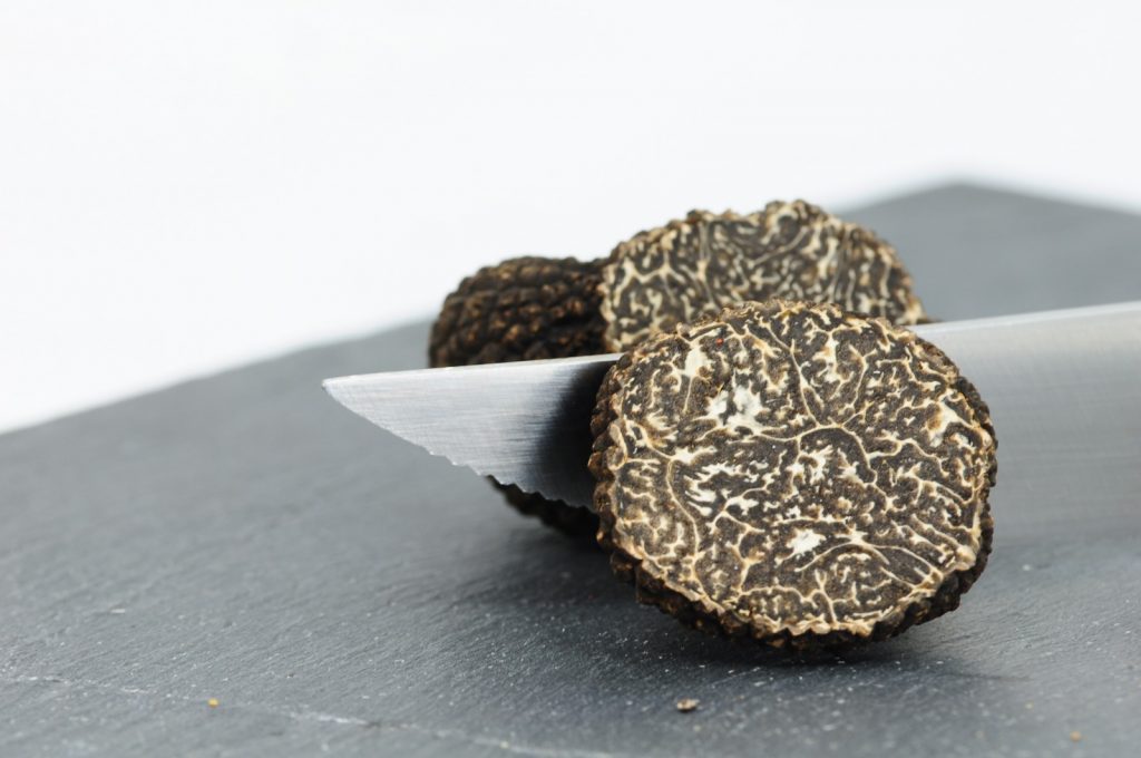 Truffes noires d'automne - Caviar et Manufacture de Caviar à Paris ...